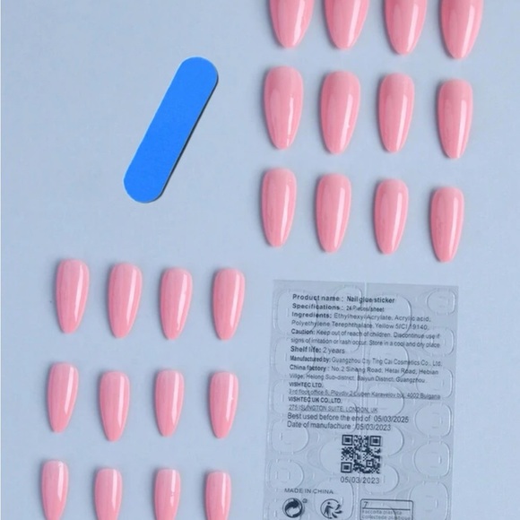 Rebellious Rose | Makeup | Elevate Your Style With24pcs Long Almond ...